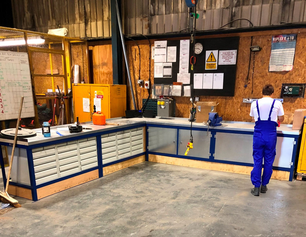 Benefits Of Super Heavy-Duty Workbenches — UK Workbenches